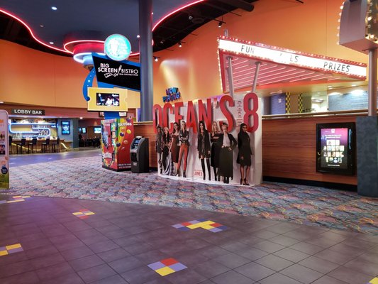 MARCUS ST. CHARLES CINEMA - 89 Photos & 95 Reviews - 1830 S 1st Capitol ...