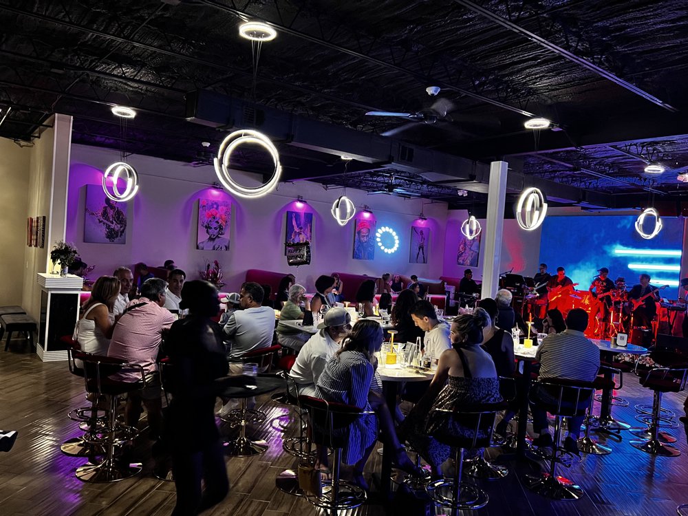 Bars - MONARCH BAR AND LOUNGE - 14129 Memorial Dr, Houston, Texas ...