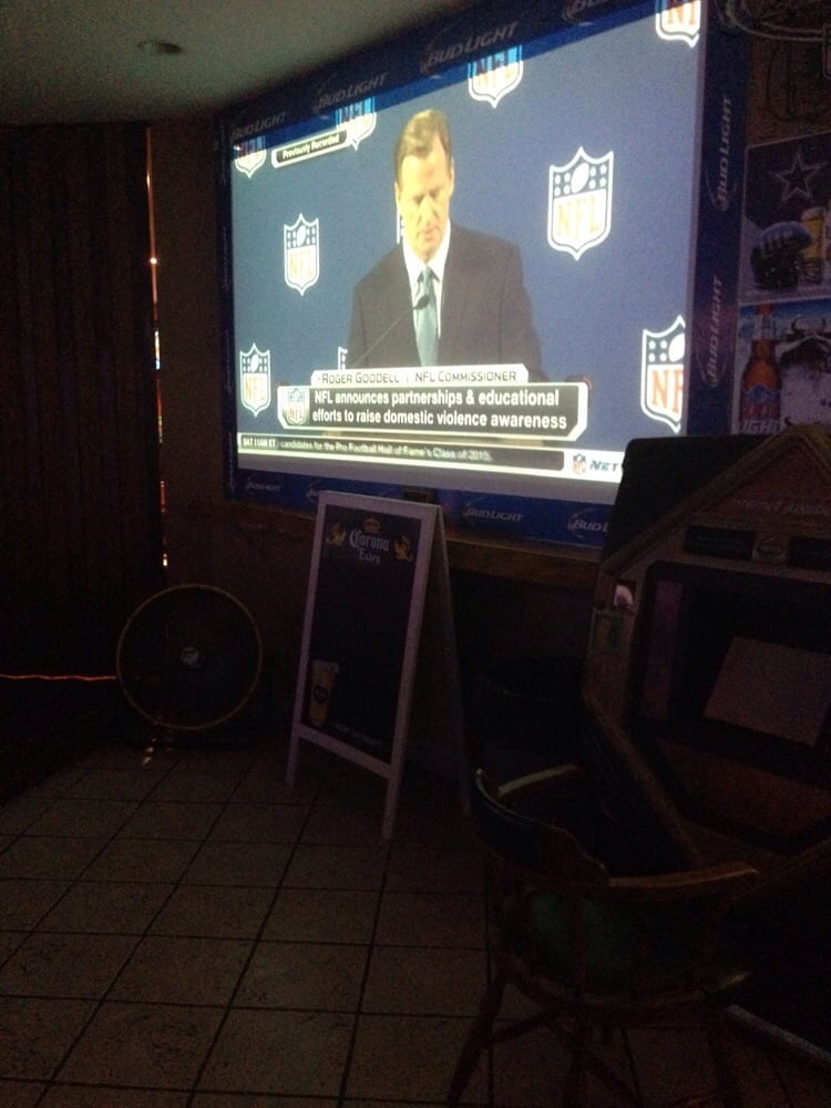 LUNKER PEABUCKET CLUB - Updated December 2025 - 810 E Main St, Uvalde ...