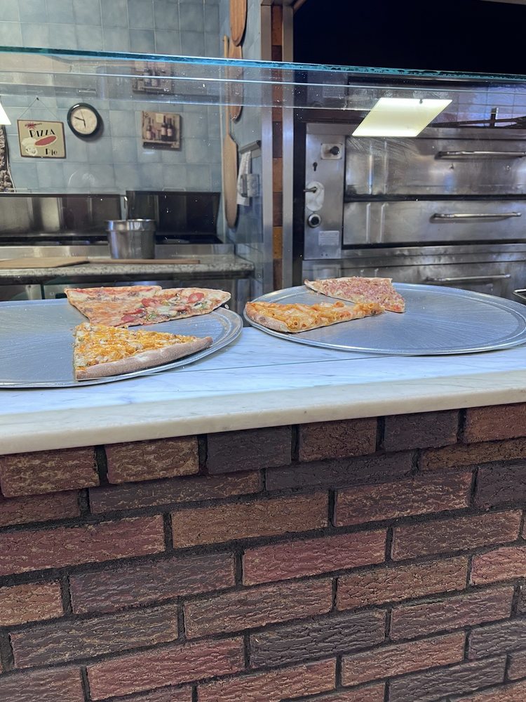 VILLA ROSA PIZZA & RESTAURANT - Updated August 2025 - 22 Photos & 56 ...