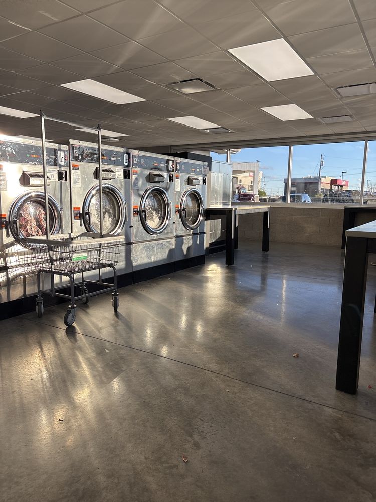 WASH HOUSE LAUNDRY - Updated October 2025 - 711 SE Melody Ln, Lee's ...