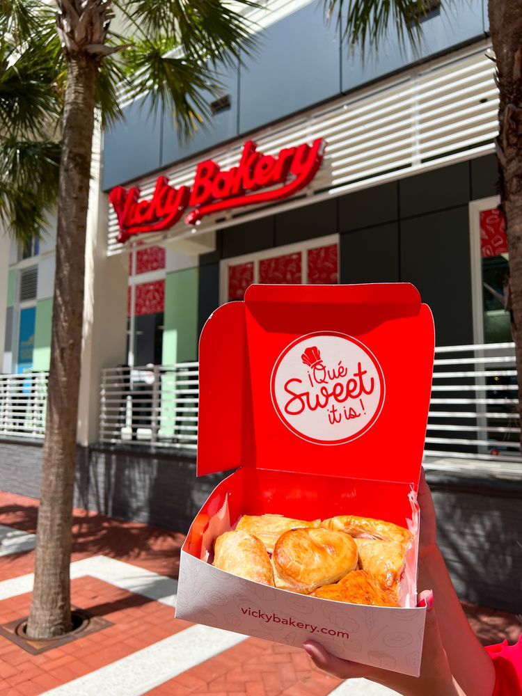 VICKY BAKERY - Updated December 2025 - 60 Photos & 43 Reviews - 4 E Las ...