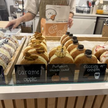 DEAR DONUTS - Updated May 2025 - 348 Photos & 135 Reviews - 570 S ...