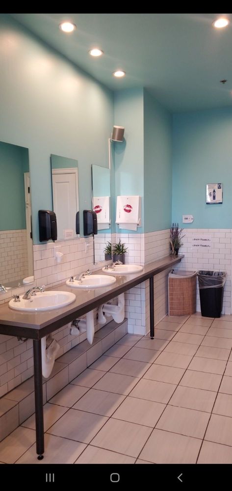 HOSTEL FISH - 229 Photos & 117 Reviews - 1217 20th St, Denver, CO - Yelp