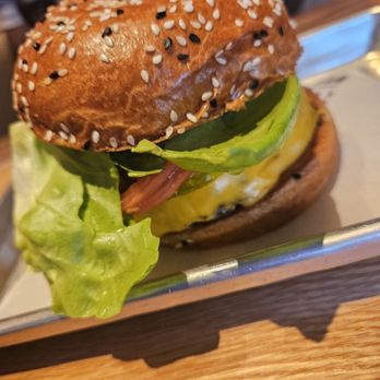 GORDON RAMSAY BURGER - Updated April 2025 - 1175 Photos & 746 Reviews ...