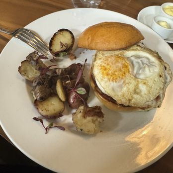 JAMES PROVISIONS - Updated August 2025 - 176 Photos & 91 Reviews - 290 Grapevine Hwy, Hurst ...