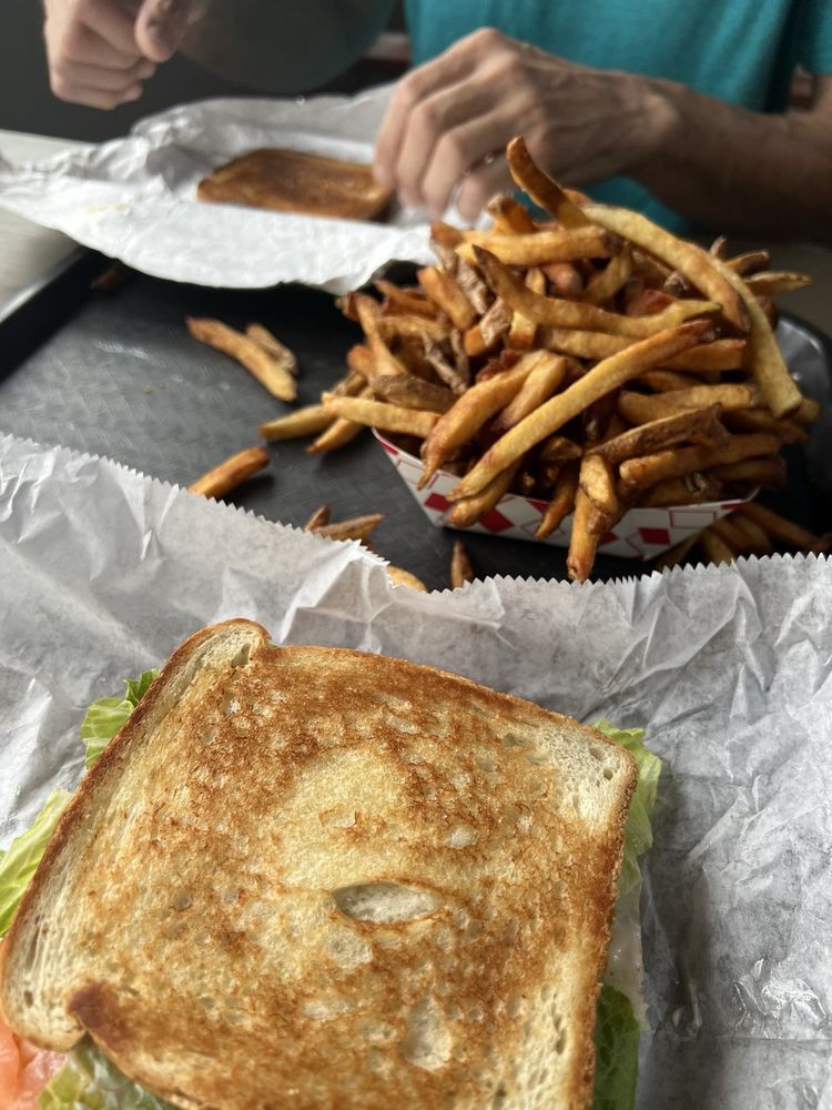 VILLAGE SNACK BAR - Updated January 2026 - 19 Photos & 33 Reviews - 389 ...