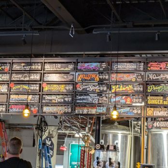 FOUR QUARTERS BREWING - Updated December 2025 - 132 Photos & 90 Reviews ...