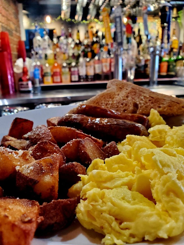 ASHBURN PUB - Updated December 2025 - 136 Photos & 208 Reviews - 44110 ...