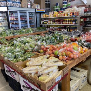 LEE’S MERCED COMMUNITY FOOD MARKET - Updated December 2025 - 182 Photos ...