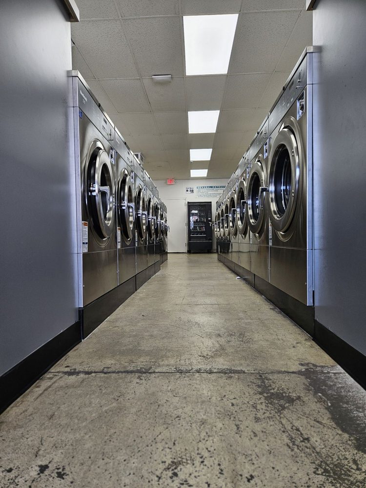INFINITY LAUNDRY - Updated December 2025 - 26 Photos & 11 Reviews - 1345 Foothill Blvd, La Verne ...