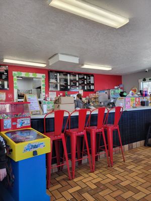 SANTA QUEEN DRIVE INN - Updated December 2025 - 34 Photos & 81 Reviews ...