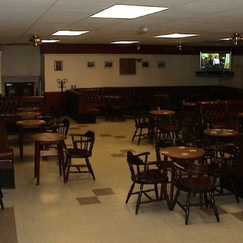 MERTHYR LABOUR CLUB & INSTITUTE - Updated July 2025 - 10 Photos - Court ...