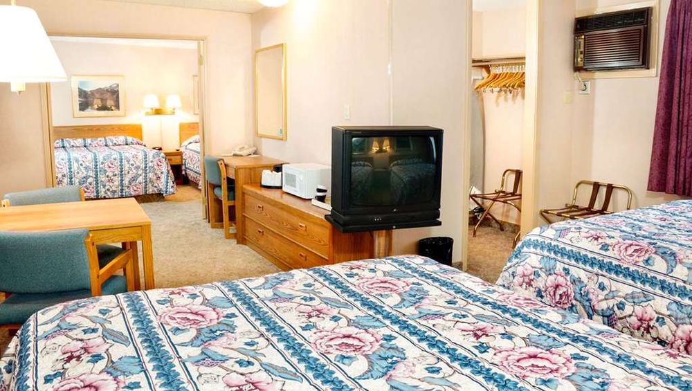 RUBY INN-MAGNUSON - 76 Photos & 72 Reviews - 333 Main St, Bridgeport ...