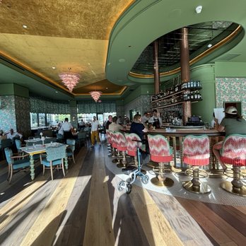 BAR ISSI - Updated June 2025 - 106 Photos & 47 Reviews - 414 N Palm ...