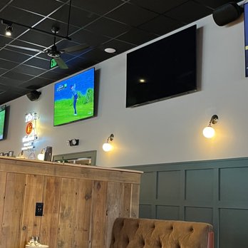 JUNIOR’S BAR AND GRILL - Updated August 2025 - 39 Photos & 42 Reviews ...