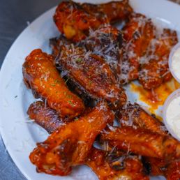 THE LAST ROUND TAVERN - Updated December 2025 - 280 Photos & 209 ...