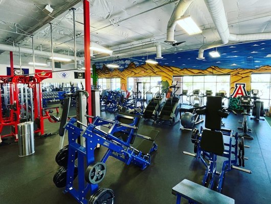 FRONTLINE 247 FITNESS - Updated July 2025 - 10 Photos - 5095 N La ...