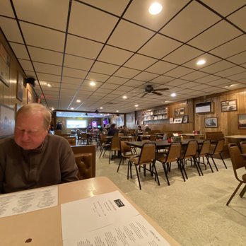 THE VILLAGE GREEN BAR & GRILL - Updated October 2024 - 163 Photos & 135 ...