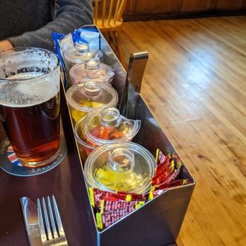 PINTS PUB - Updated December 2025 - 337 Photos & 427 Reviews - 221 W ...