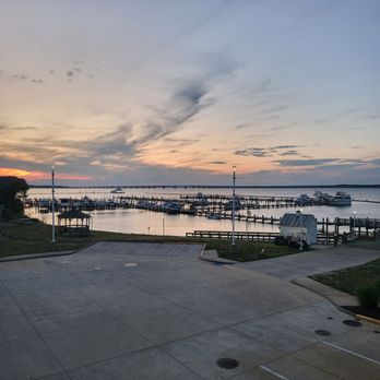 BLUE POINT PROVISION - Updated October 2025 - 79 Photos & 86 Reviews ...