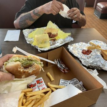 GEORGE’S DRIVE-IN - Updated December 2024 - 203 Photos & 453 Reviews ...