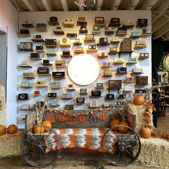 MEMORY DEN ANTIQUE MALL - Updated October 2025 - 236 Photos & 56 ...