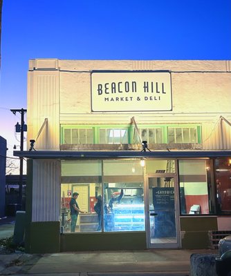 BEACON HILL MARKET AND DELI - 32 Photos & 15 Reviews - 1717 Blanco Rd ...