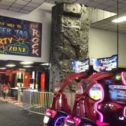 FUN ZONE SKATE CENTER - 40 Photos & 13 Reviews - 465 Westgate Pkwy ...