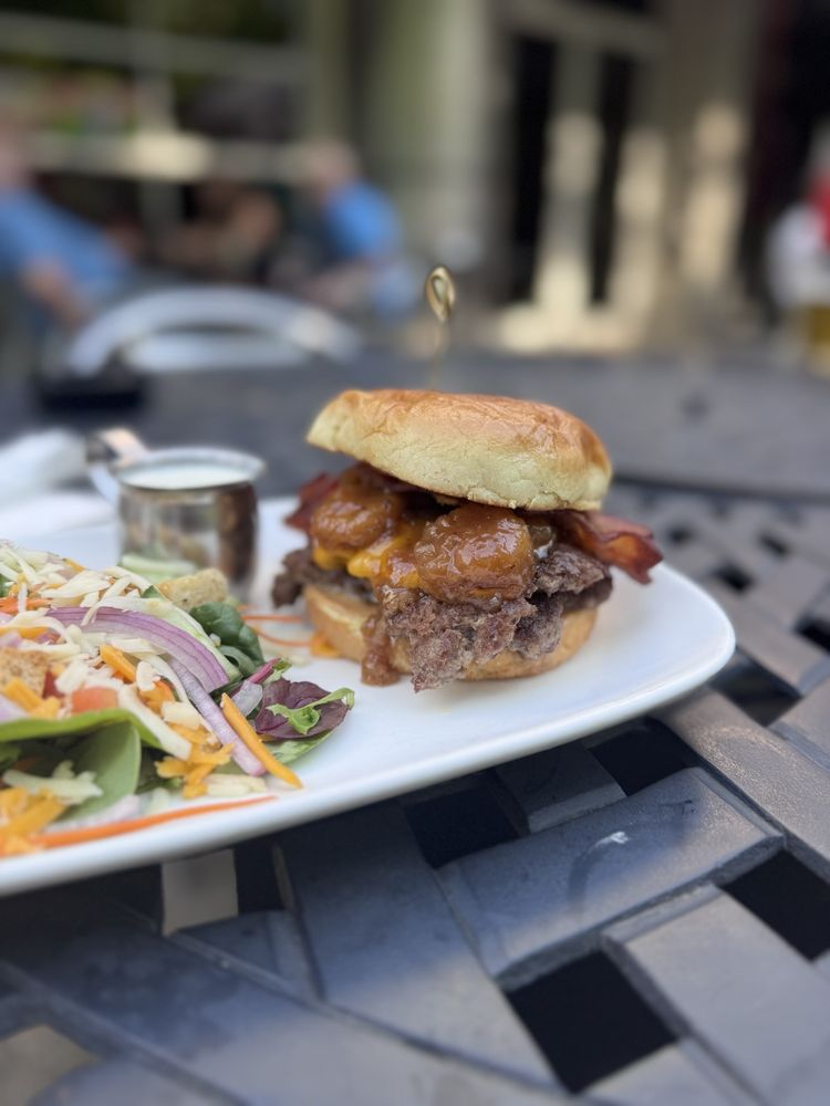 CARPOOL - Updated January 2026 - 65 Photos & 165 Reviews - 208 Elden St ...