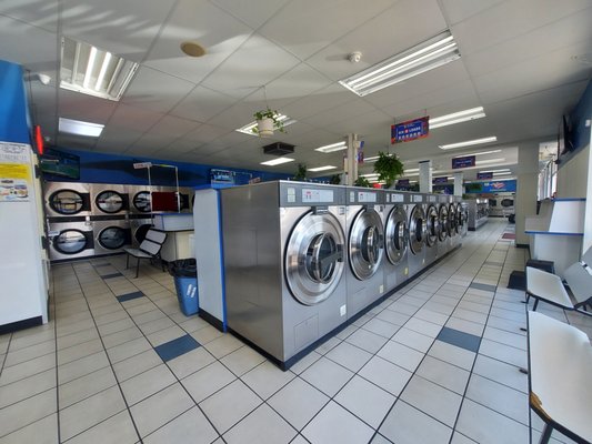 SPIN ZONE COIN LAUNDRY - Updated September 2024 - 73 Photos & 25 Reviews - 1364 E 7th St, Long ...