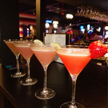 PUTTSHACK - SKOKIE - Updated December 2025 - 27 Photos & 19 Reviews ...