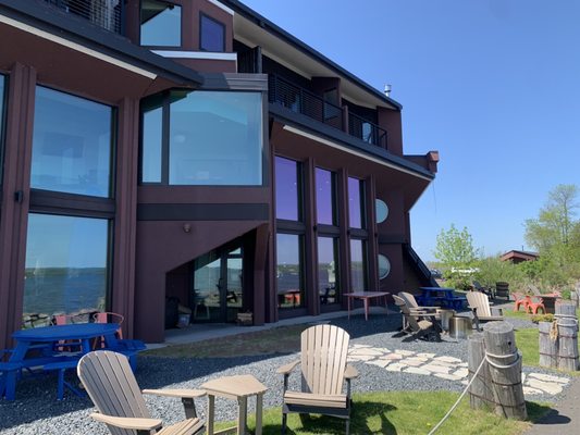 BLUE WAVE INN - Updated March 2025 - 26 Photos - 2521 W Lakeshore Dr ...