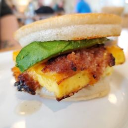 PERENN - RANCHARRAH - Updated September 2025 - 1711 Photos & 694 ...