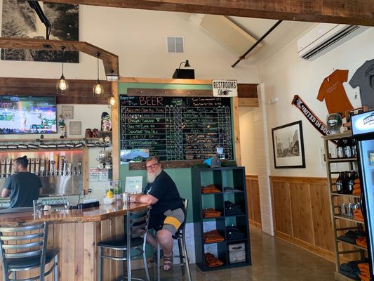 SILVER FALLS BREWERY - 98 Photos & 80 Reviews - 207 Jersey St ...