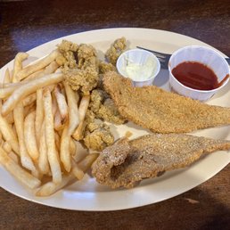 CAPTAIN TOM’S SEAFOOD & OYSTER BAR - Updated August 2024 - 643 Photos ...