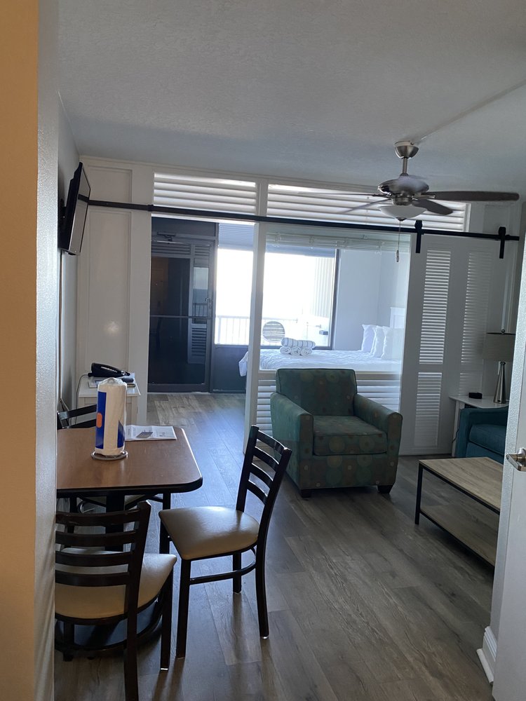 MAVERICK RESORT - Updated October 2025 - 27 Photos & 16 Reviews - 485 S ...