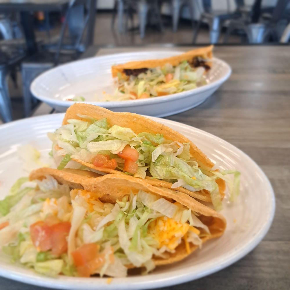 SOMEBURROS - Updated October 2025 - 105 Photos & 234 Reviews - 1335 E ...