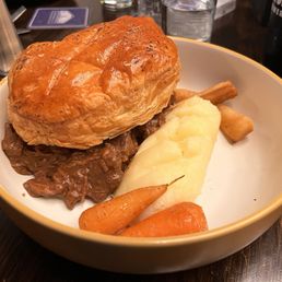 MACGREGORS - Updated July 2025 - 85 Photos & 68 Reviews - 109 Academy ...