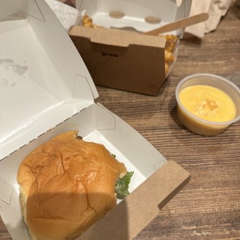 SHAKE SHACK HARVARD SQUARE - Updated January 2025 - 332 Photos & 446 ...