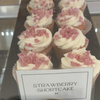 DREAM CAKES - Updated December 2025 - 148 Photos & 64 Reviews - 6300 ...