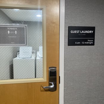 HAMPTON INN OAKLAND-HAYWARD - Updated October 2025 - 222 Photos & 108 ...