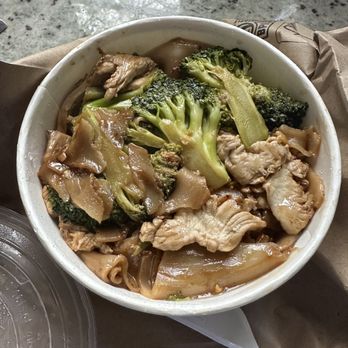 KIN DA THAI AND SUSHI RESTAURANT - Updated December 2025 - 159 Photos ...