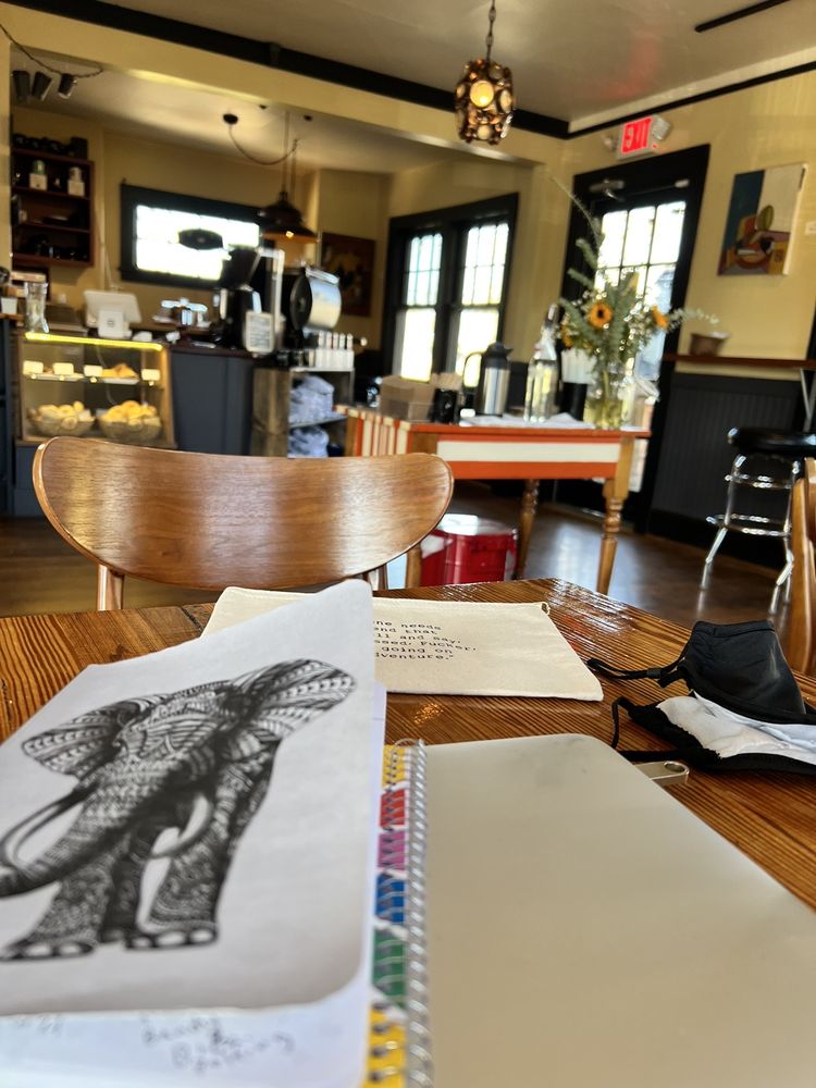 IZZY’S COFFEE DEN - Updated October 2025 - 38 Photos & 56 Reviews - 976 ...