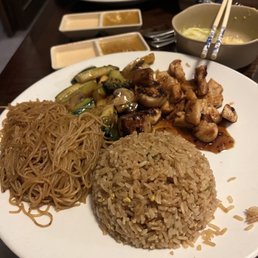 ITHACA SUMO JAPANESE HIBACHI AND SUSHI - Updated December 2025 - 267 ...