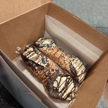 ISGRO PASTRIES - Updated January 2025 - 677 Photos & 598 Reviews - 1009 ...