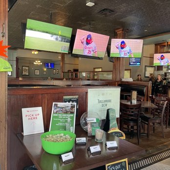 SLATTERY’S PUB AND GRILL - Updated August 2024 - 261 Photos & 326 ...