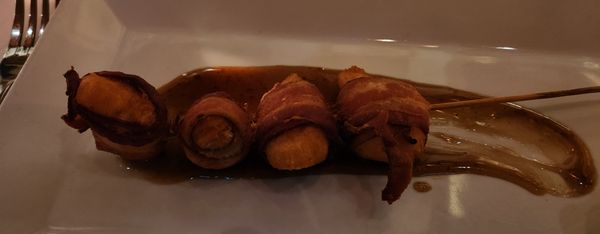 TWEEDS RESTAURANT & BUFFALO BAR - Updated June 2026 - 372 Photos & 341 ...