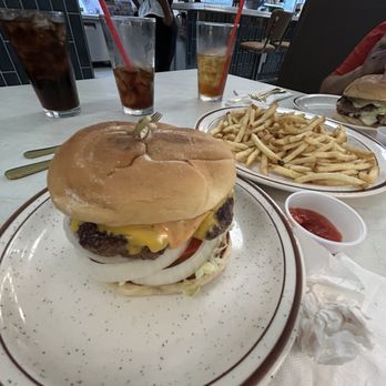 GOLD BURGER DINER - Updated February 2025 - 96 Photos & 91 Reviews ...