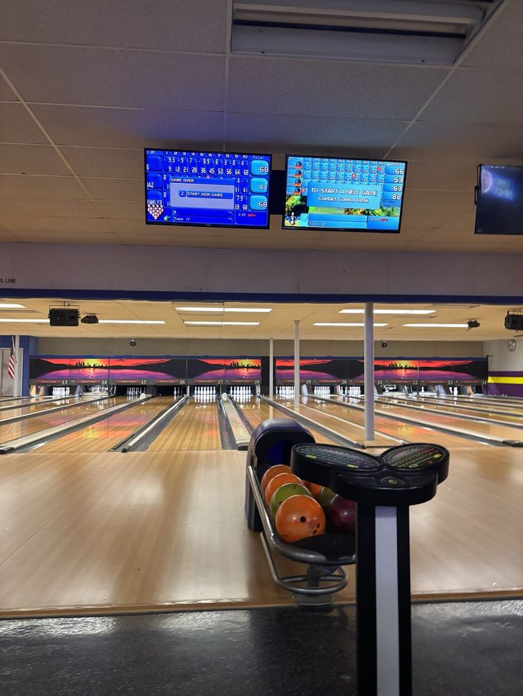 SUMMIT LANES - Updated November 2025 - 15 Reviews & 11 Photos - 803 SW ...
